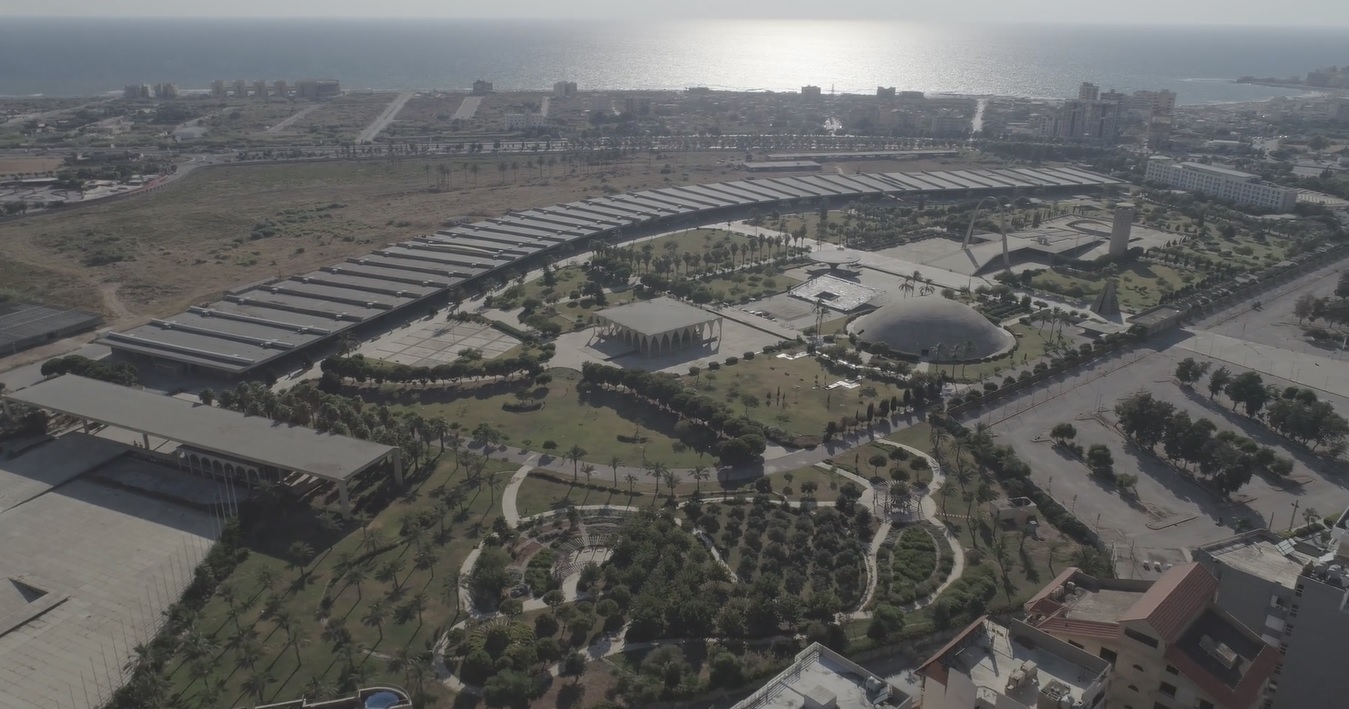 Article: The Value of "Negative" Space - the Modernist Public Space of ...